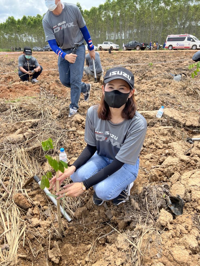 โครงการ อีซูซุอาสาปลุกป่า ปีที่ 10 - Shonan Unitec (Thailand)